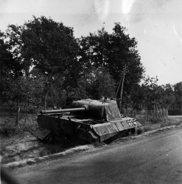 German Panther tank, Italy : digital image | Record | DigitalNZ