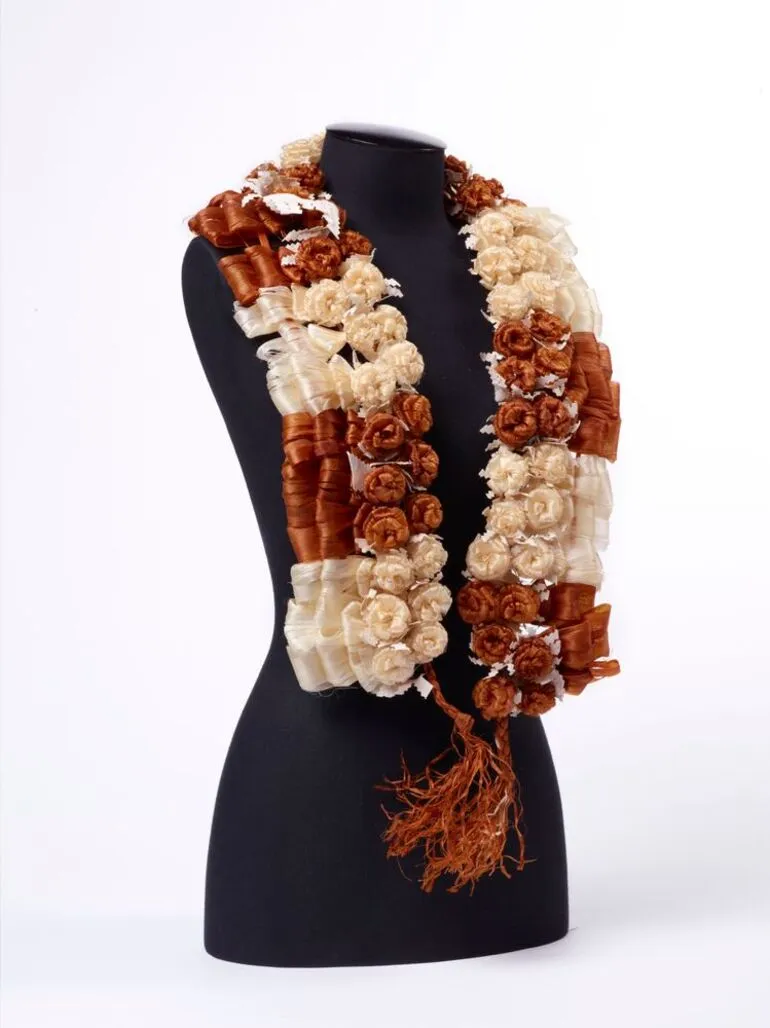 Fijian art, craft and Dance. by Janice - DigitalNZ