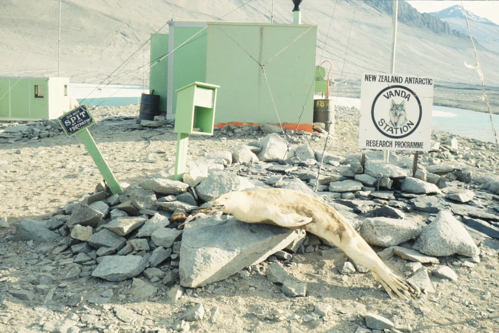 Vanda Station sign etc | Record | DigitalNZ