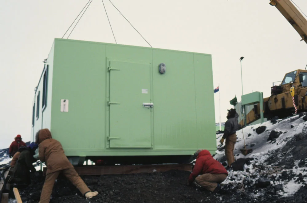 Scott Base wet lab construction | Record | DigitalNZ