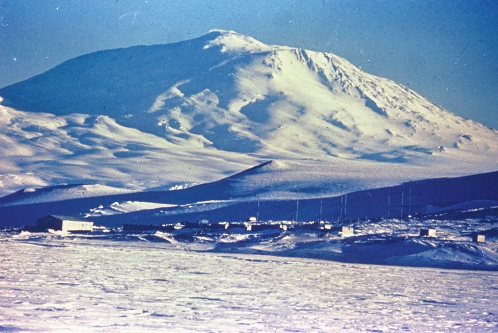 Scott Base with Mt Erebus behind | Record | DigitalNZ