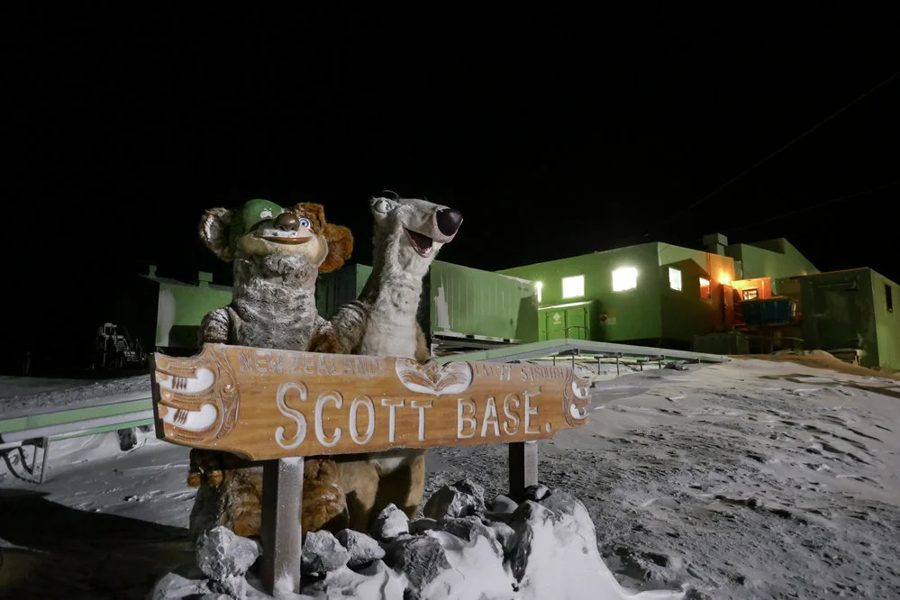 Buck Sid Scott Base Sign | Record | DigitalNZ