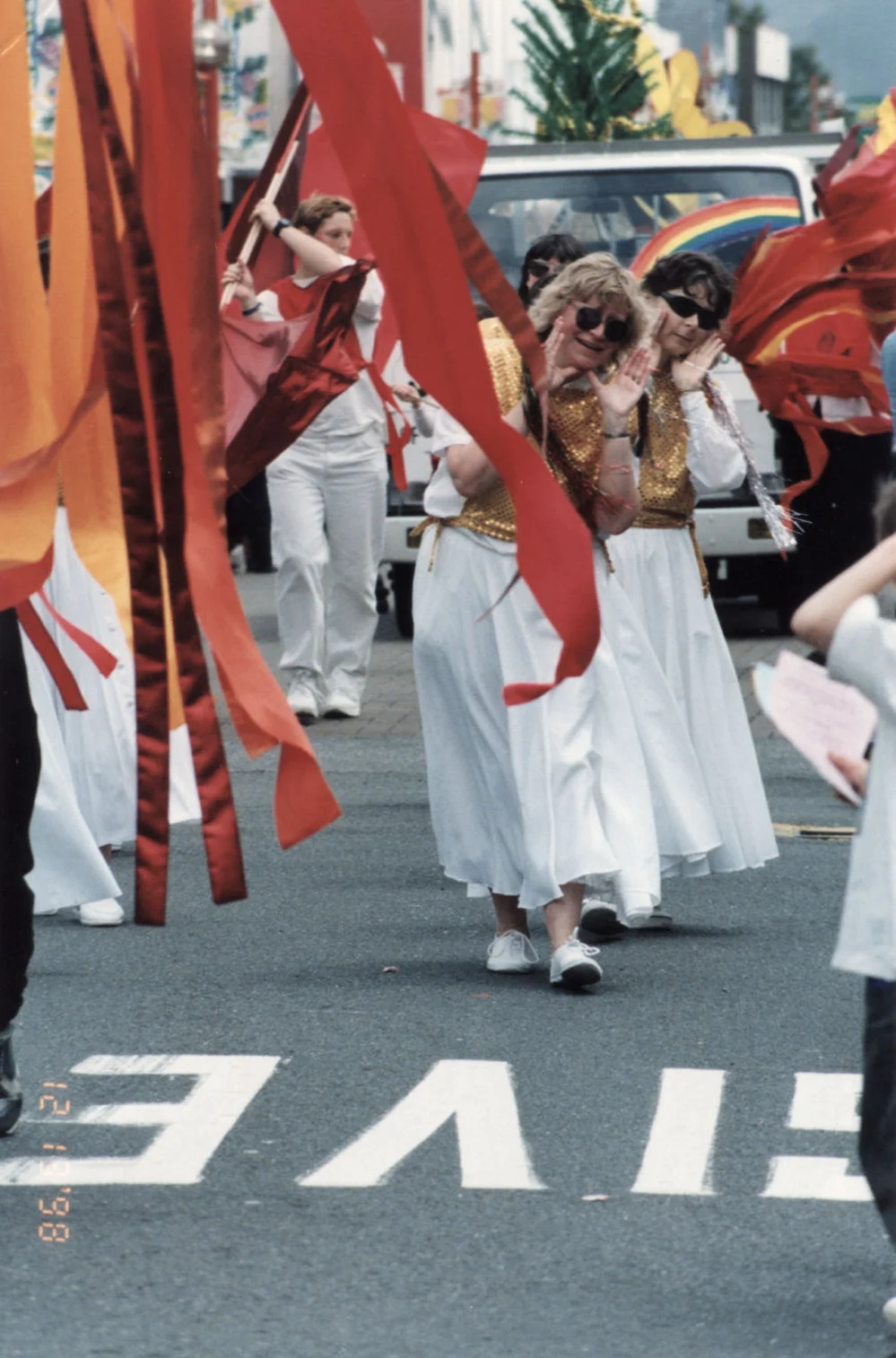 Christmas parade 1998. | Record | DigitalNZ
