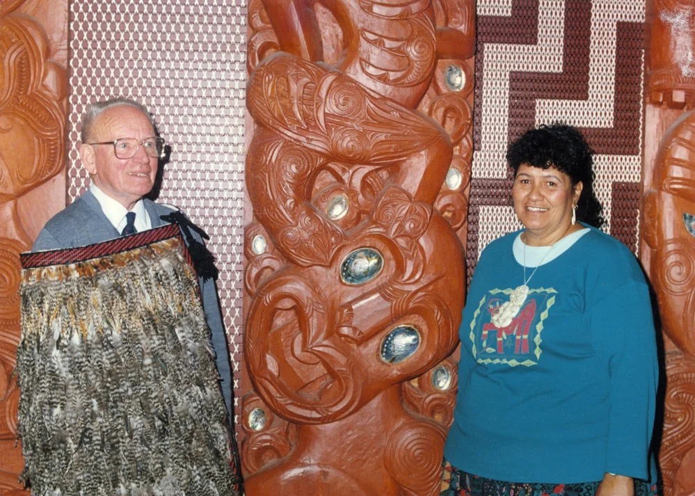 Ōrongomai marae; whare whakairo; Jock McEwen cloak presentation; Jock McEwen, Hine Poa | Record ...