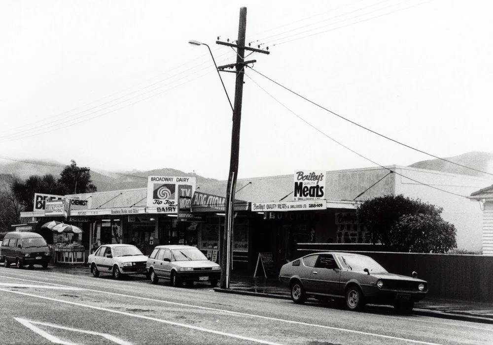 Fergusson Drive; No. 721-733; Broadway shops. | Record | DigitalNZ