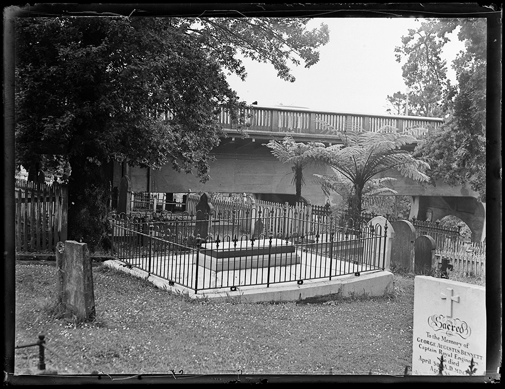 Captain Hobson's Grave | Record | DigitalNZ