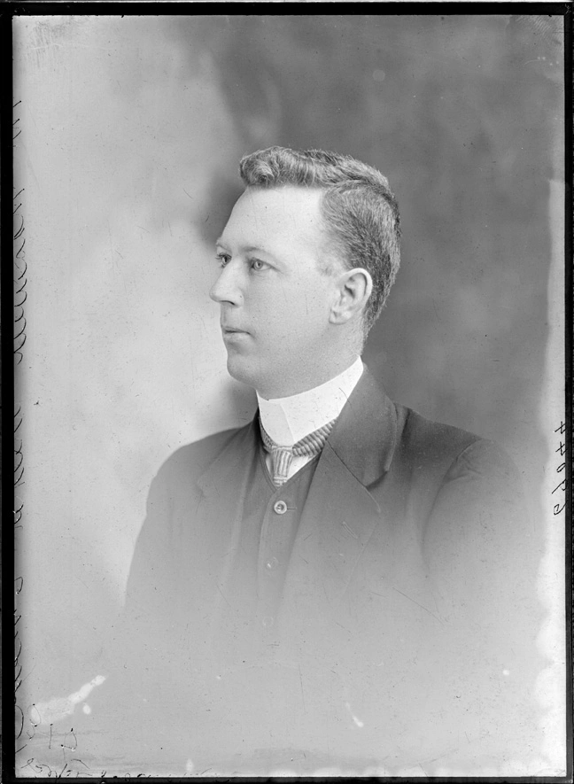 Mr Maxwell Walker 1911 | Record | DigitalNZ