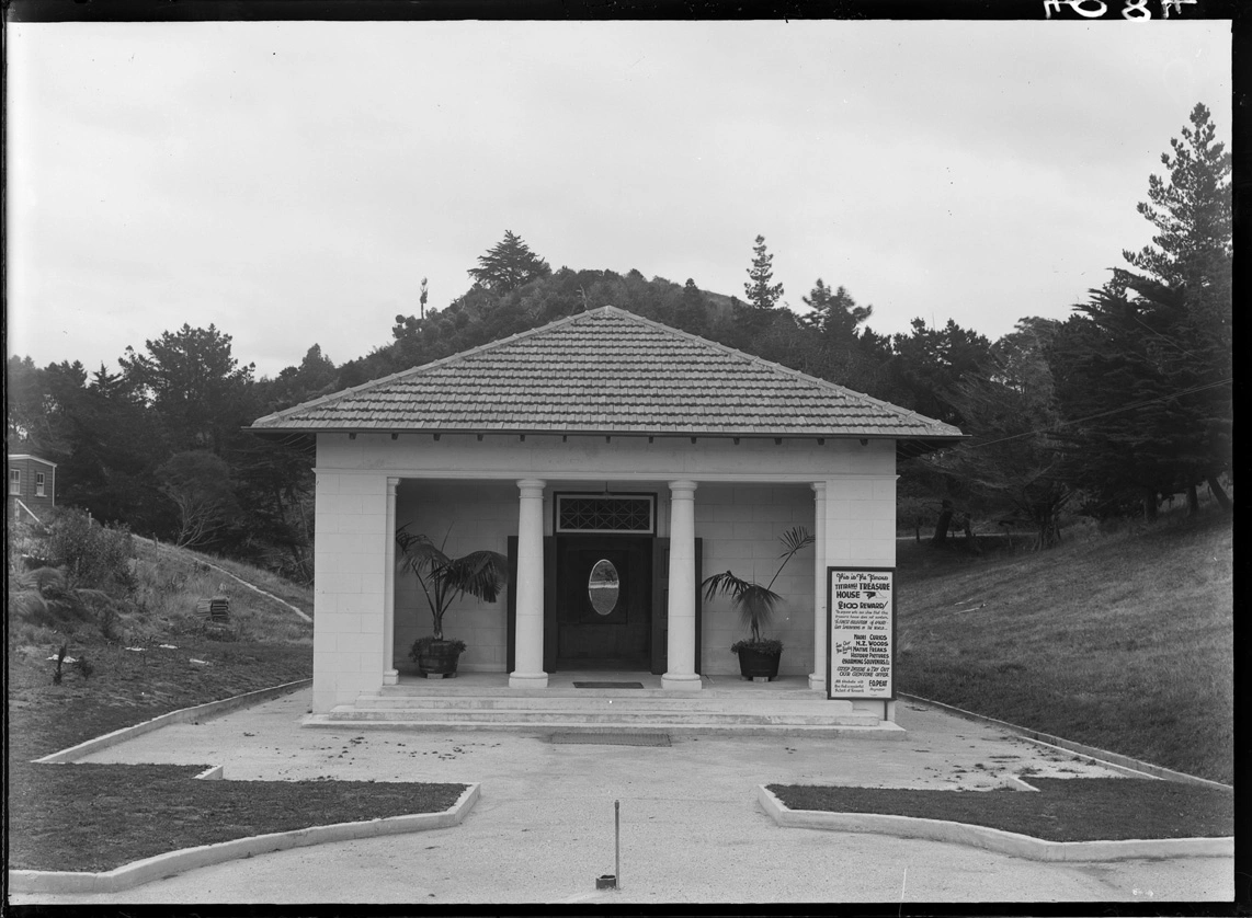 Titirangi Treasure House, South Titirangi Road, 1938 | Record | DigitalNZ