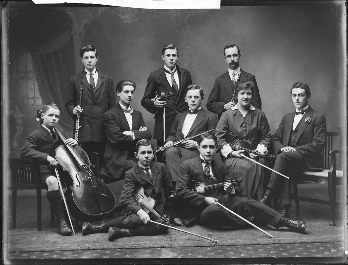 Elite Orchestra | Record | DigitalNZ