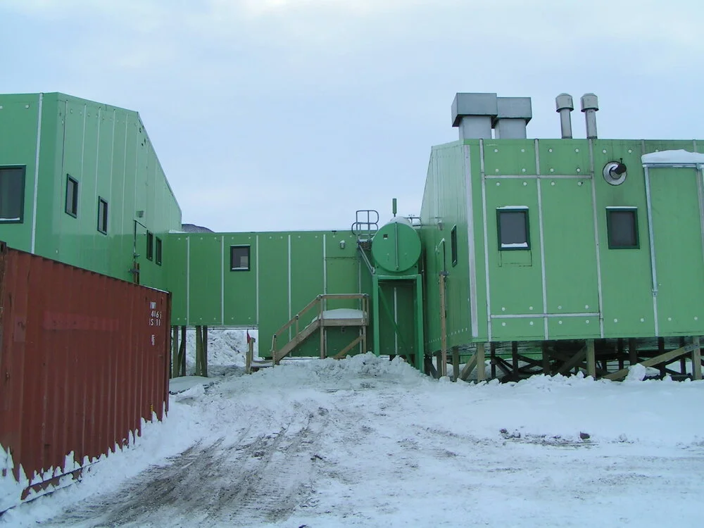 Photographs of Scott Base exterior October 2007 | Record | DigitalNZ