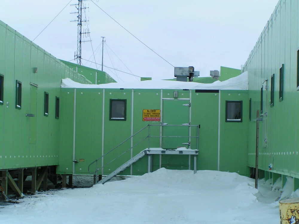 Photographs of Scott Base exterior October 2007 | Record | DigitalNZ