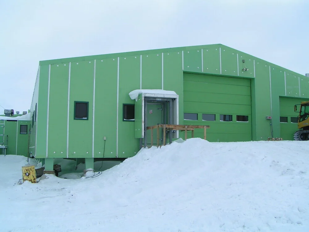 Photographs of Scott Base exterior October 2007 | Record | DigitalNZ