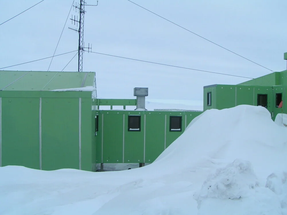 Photographs of Scott Base exterior October 2007 | Record | DigitalNZ