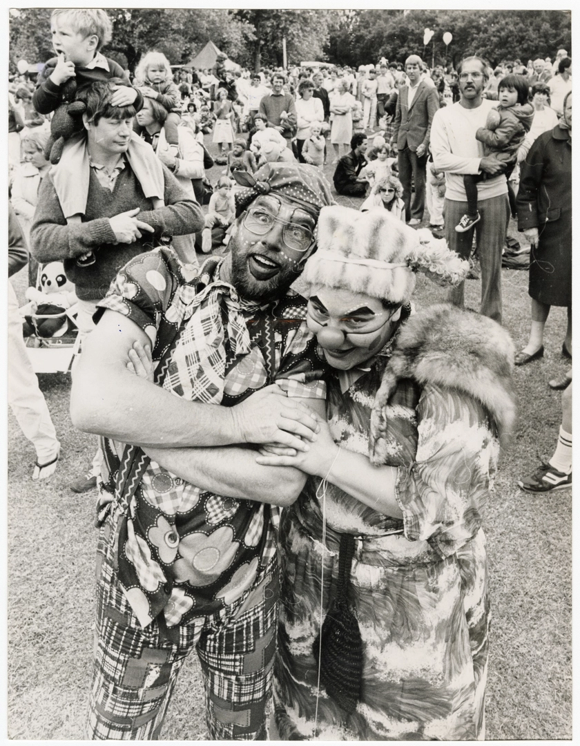 Clowning around at the Summer Times carnival | Record | DigitalNZ