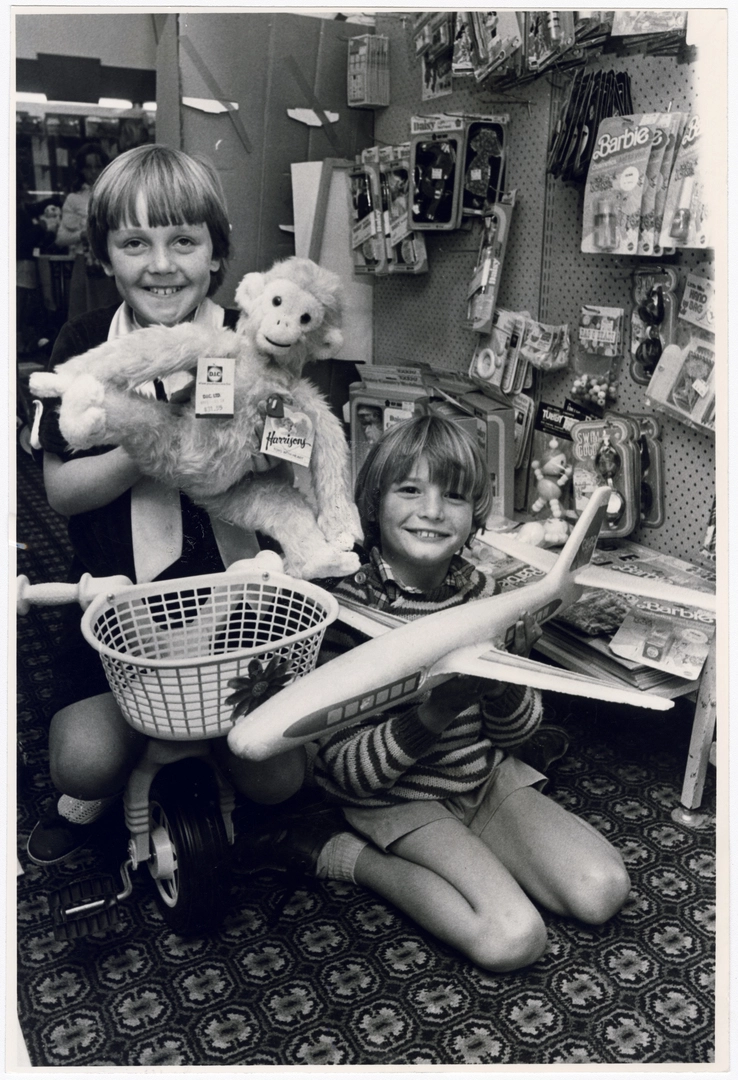 Jaycee Wives annual shopping spree | Record | DigitalNZ