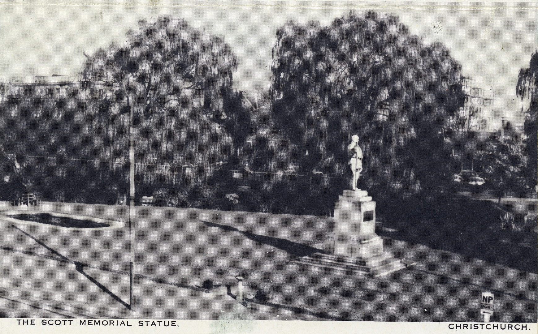 The Scott Memorial Statue, Christchurch. | Record | DigitalNZ