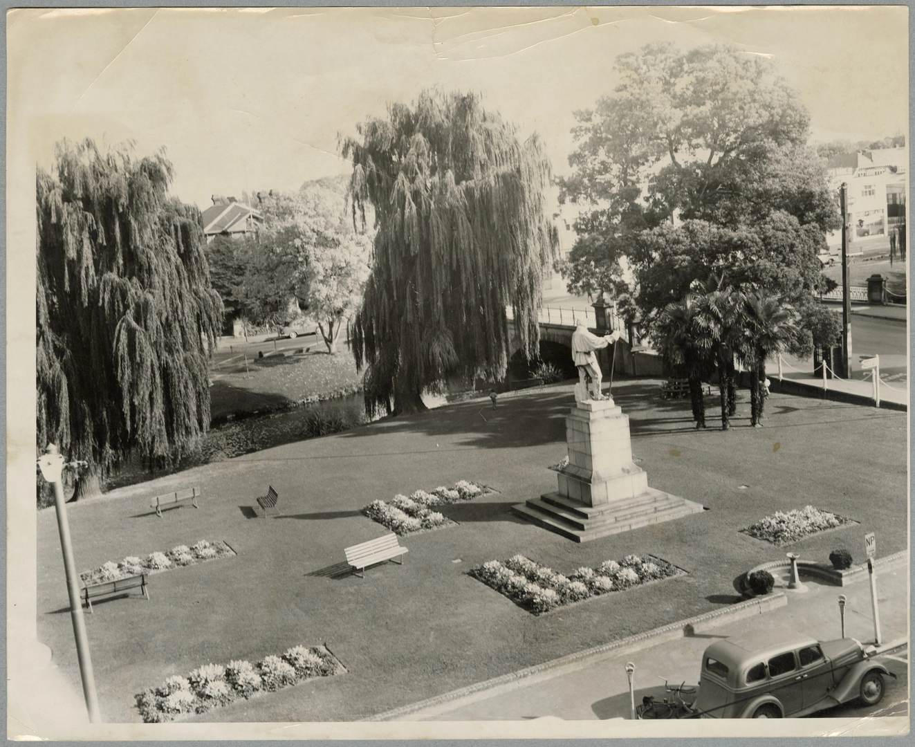 Scott statue park | Record | DigitalNZ