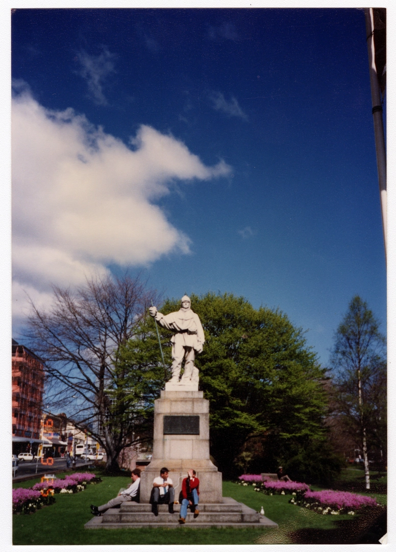 Robert Falcon Scott Memorial statue | Record | DigitalNZ