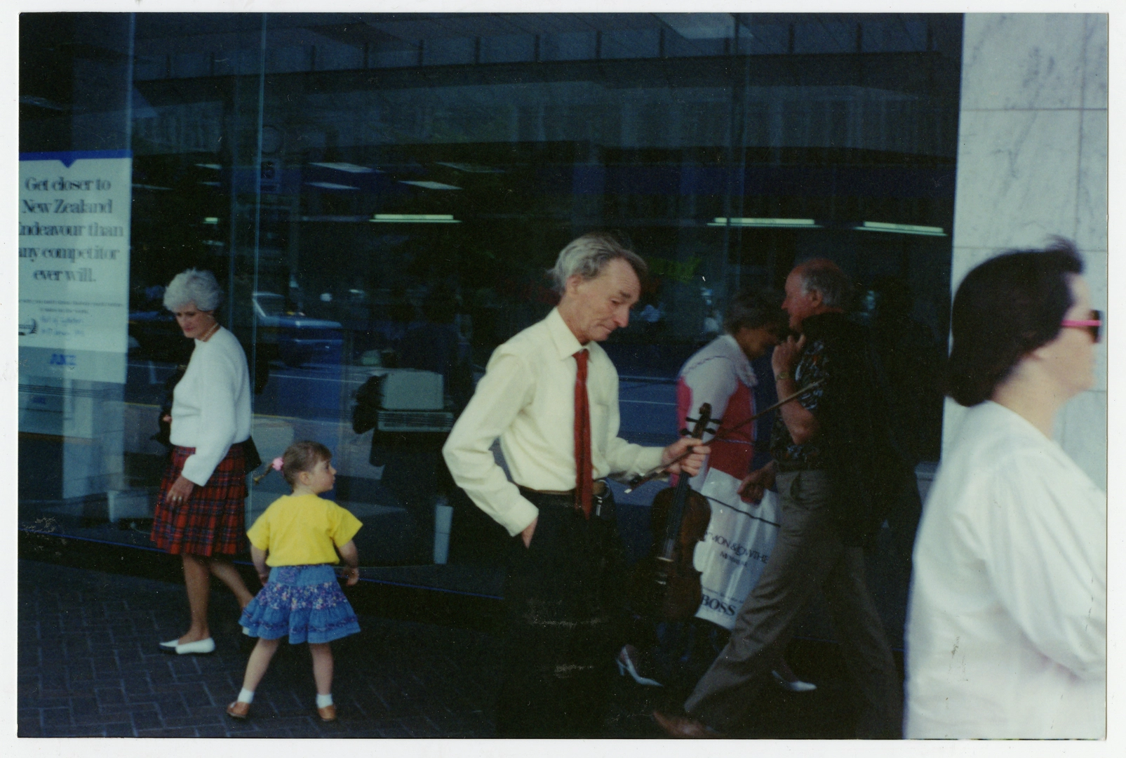 The "violin man" | Record | DigitalNZ