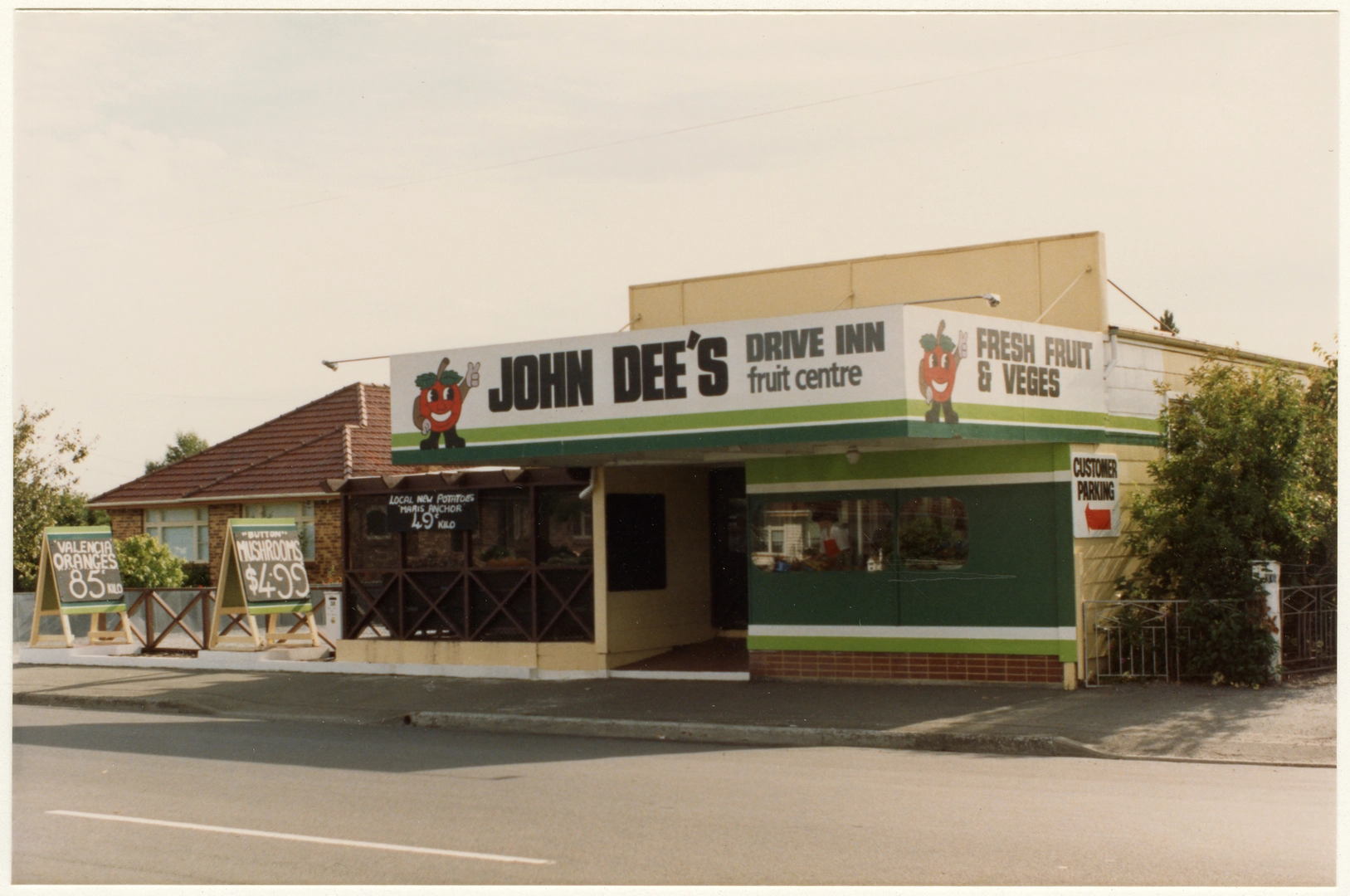 John Dee's drive in fruit centre on Marshland Road | Record | DigitalNZ