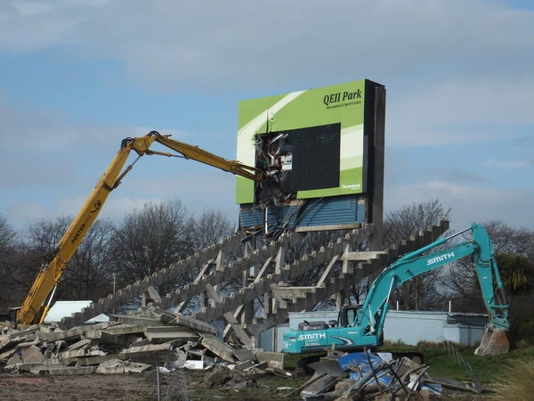 QEII sign | Record | DigitalNZ