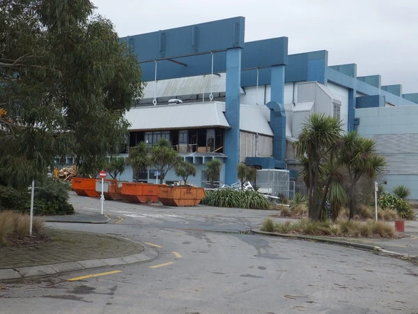 Cabbage trees/ Tī kōuka near rubbish skips | Record | DigitalNZ