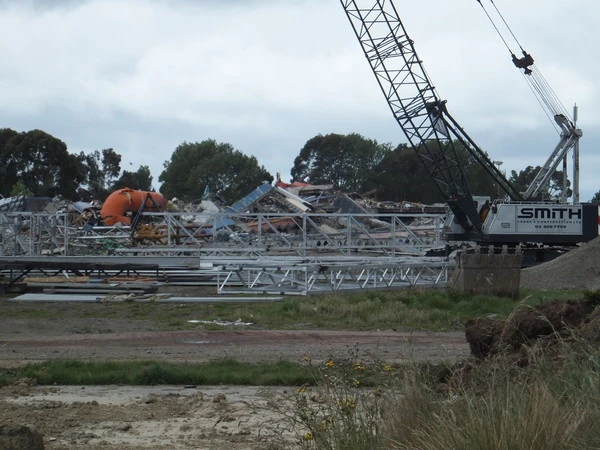 Smith Crane & Construction crane | Record | DigitalNZ