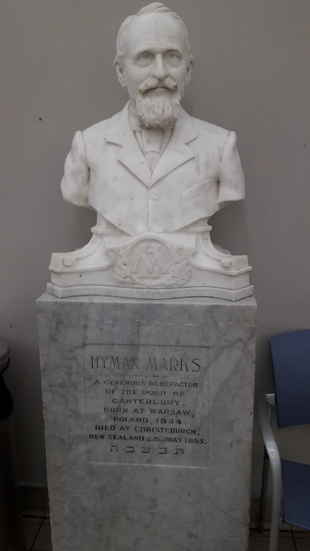 Hyman Marks statue | Record | DigitalNZ