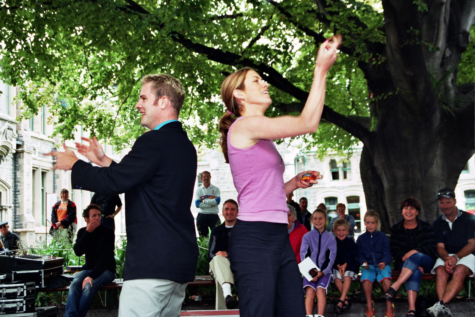 Yo-Yo People | Record | DigitalNZ