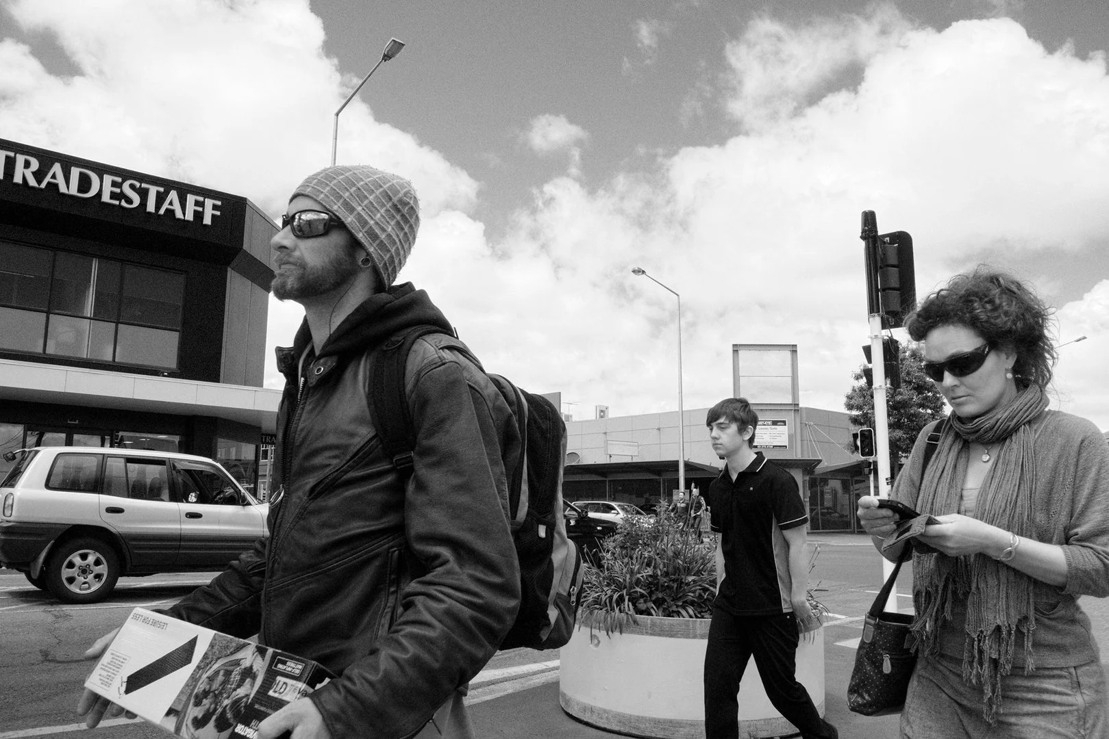 Pedestrians and corner of St Asaph Street | Record | DigitalNZ