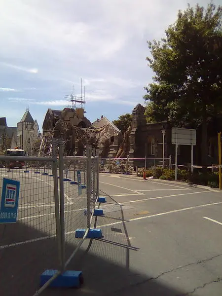 Collapsed stone chamber | Record | DigitalNZ