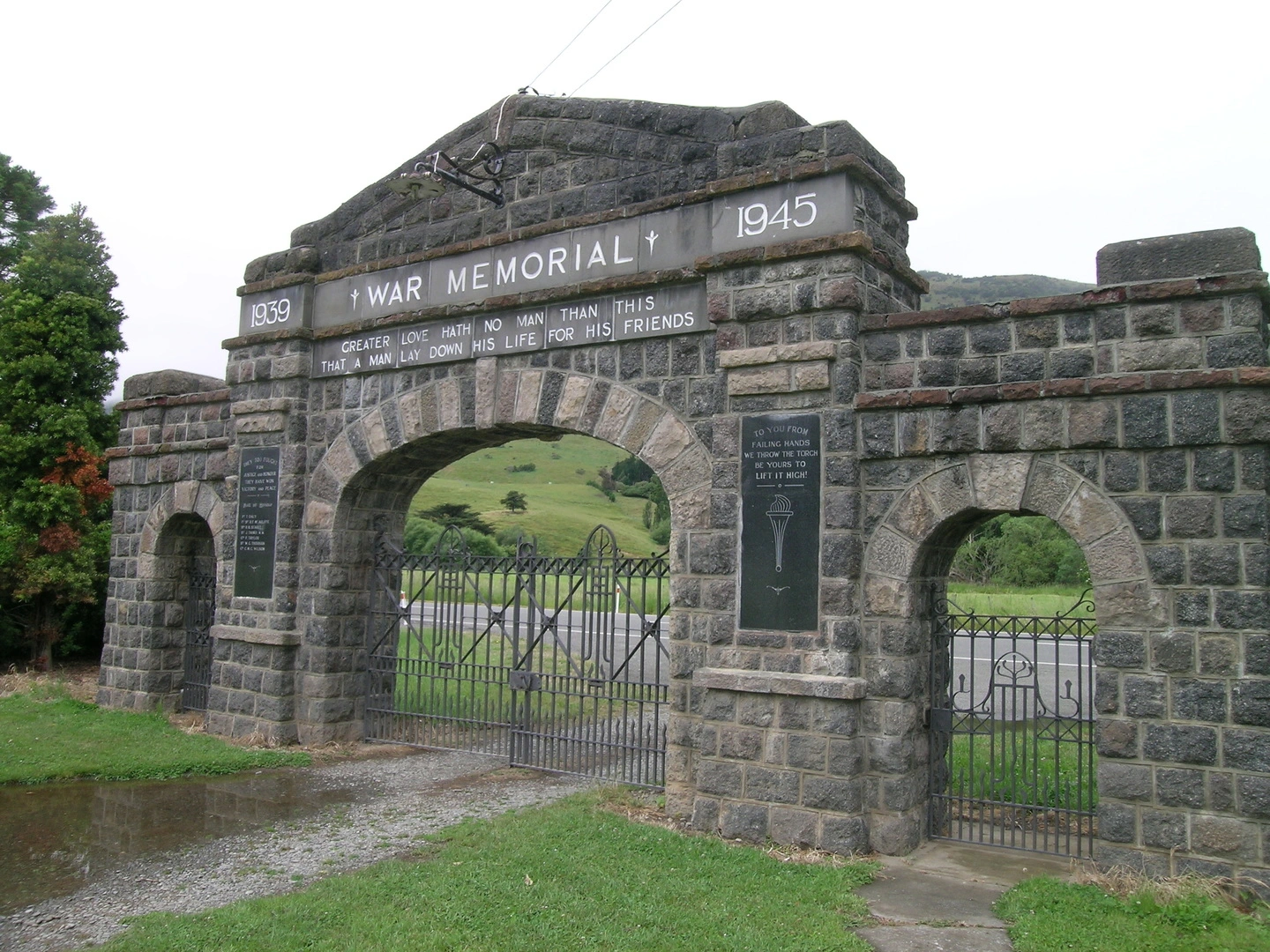 War memorial in Little River | Record | DigitalNZ