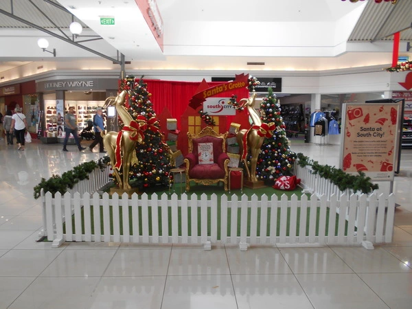 Santa's Grotto at South City Mall | Record | DigitalNZ