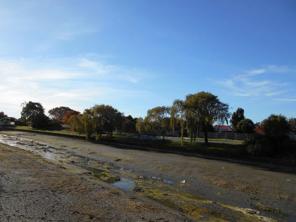 Woolston Cut silt removal | Record | DigitalNZ
