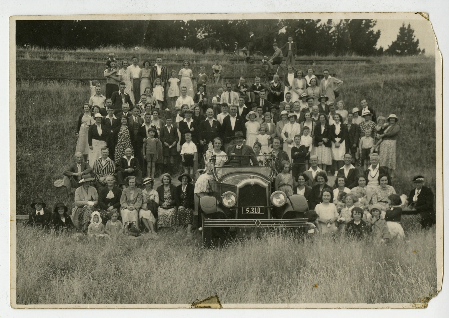 Grocers United Stores (GUS) Picnic Amberley Domain | Record | DigitalNZ