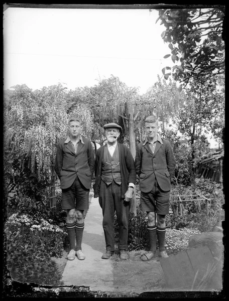 Sutton family in a garden | Record | DigitalNZ