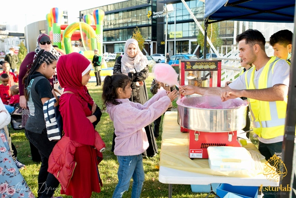 Candy floss at Eid festival | Record | DigitalNZ