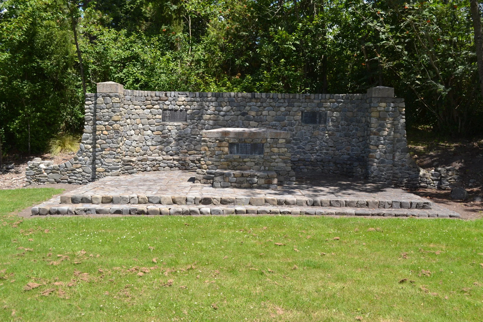 Birch Hill Cemetery memorial | Record | DigitalNZ