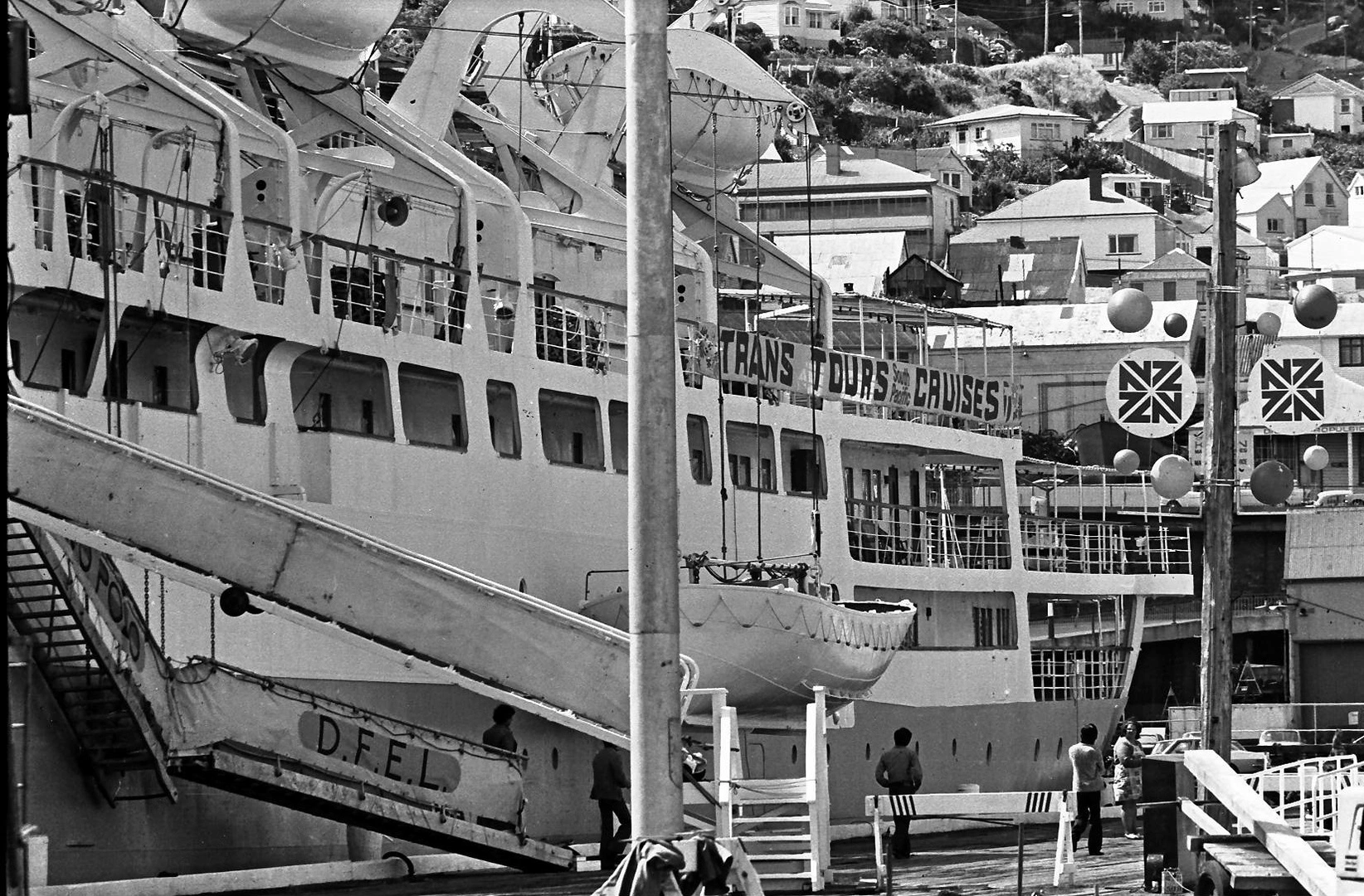 Trans South Pacific Tours cruise ship | Record | DigitalNZ