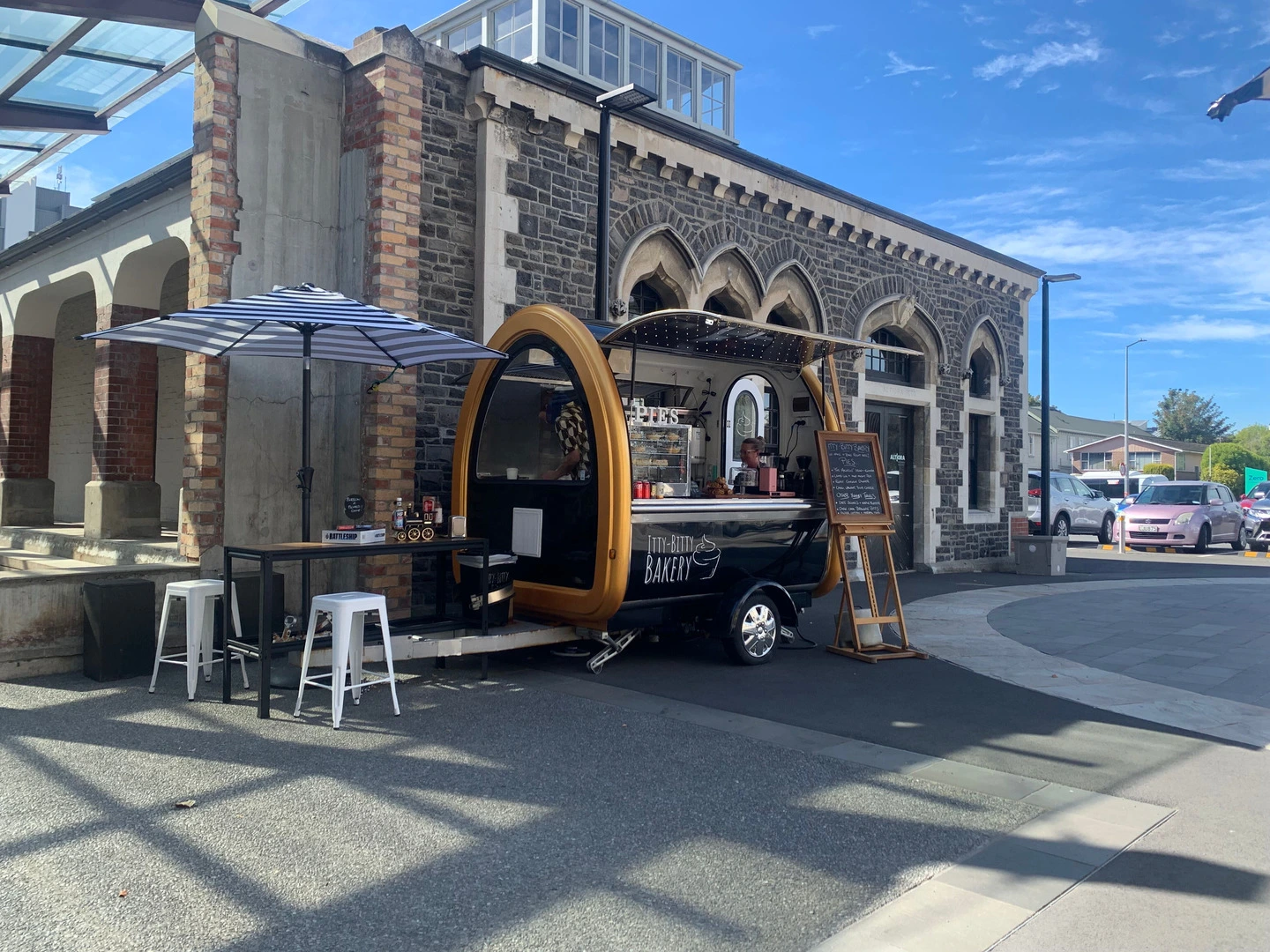 Itty-Bitty Bakery food truck | Record | DigitalNZ