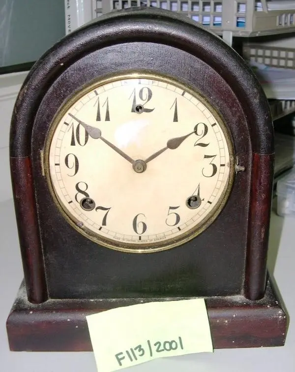 Mantel Clock | Record | DigitalNZ