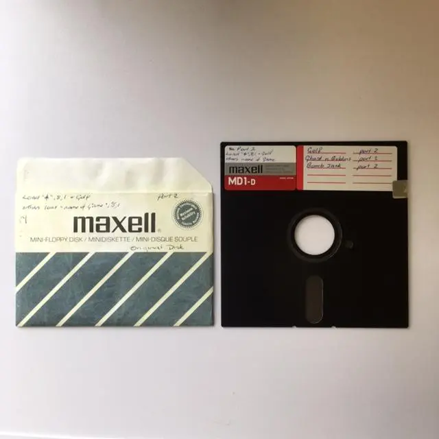 Floppy Disk Compilation of Games for Commodore 64 | Record | DigitalNZ