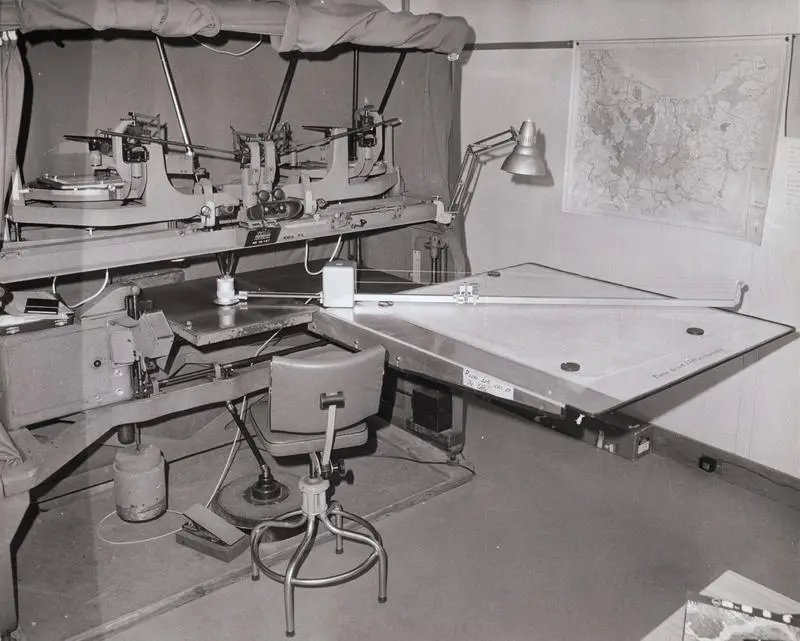 Wild A6 stereo-plotting machine | Record | DigitalNZ