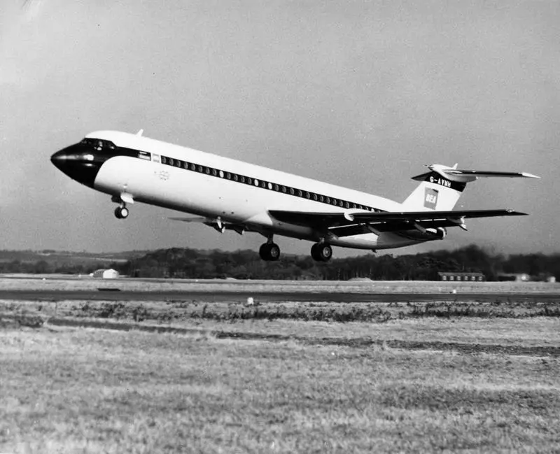 BAC 111 in BEA markings taking off on its maiden flight | Record ...