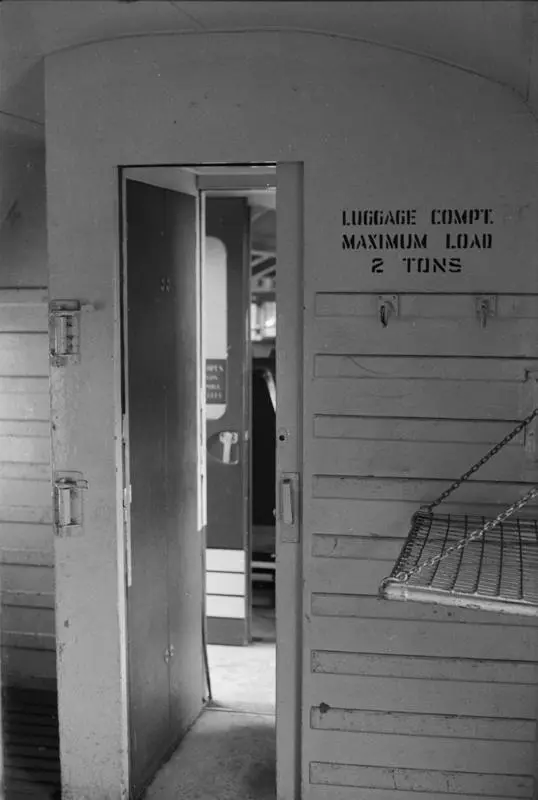 Photograph of railcar RM 105 | Record | DigitalNZ