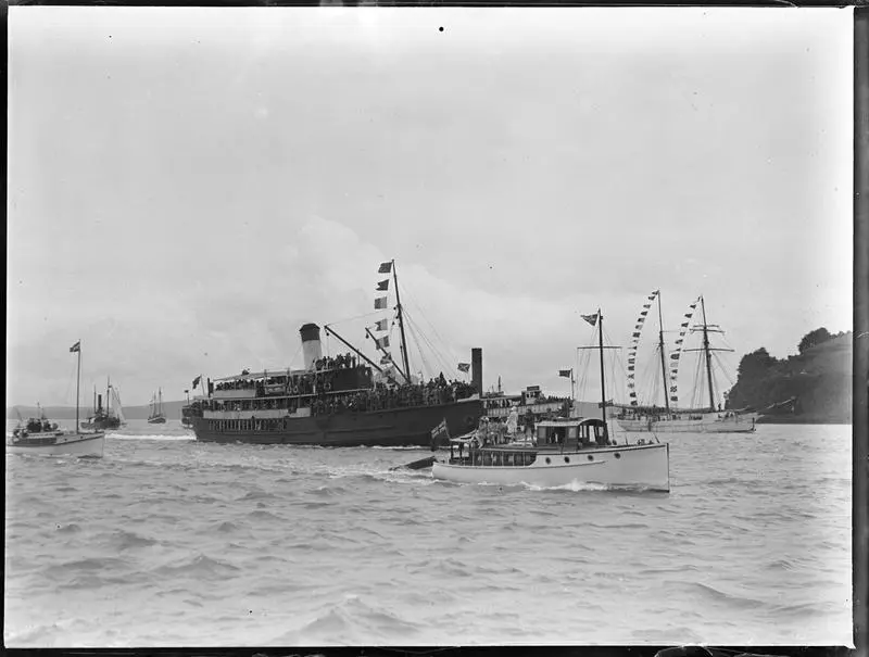 Welcoming flotilla in Auckland Harbour for HMS Renown | Record | DigitalNZ