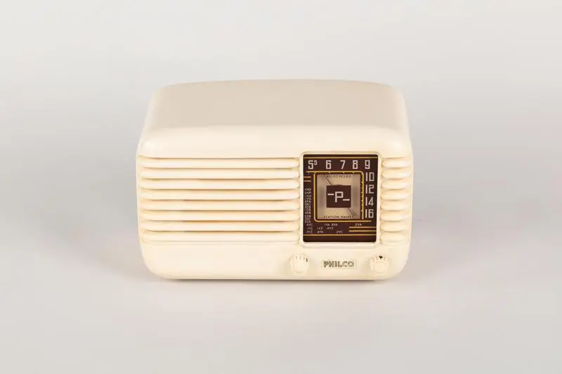 Mantel Radio Philco 401 | Record | DigitalNZ