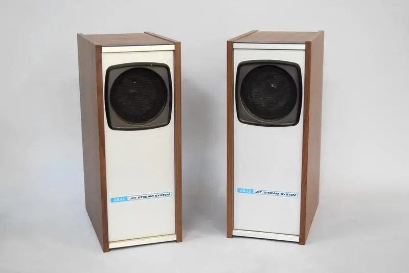 Speakers Akai Jetstream | Record | DigitalNZ
