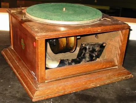 Phonograph - Zonophone | Record | DigitalNZ