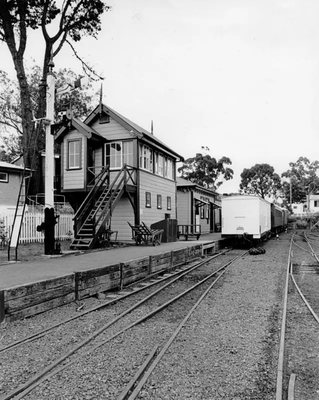 Mount Albert signal box and Waitakere Station building | Record | DigitalNZ